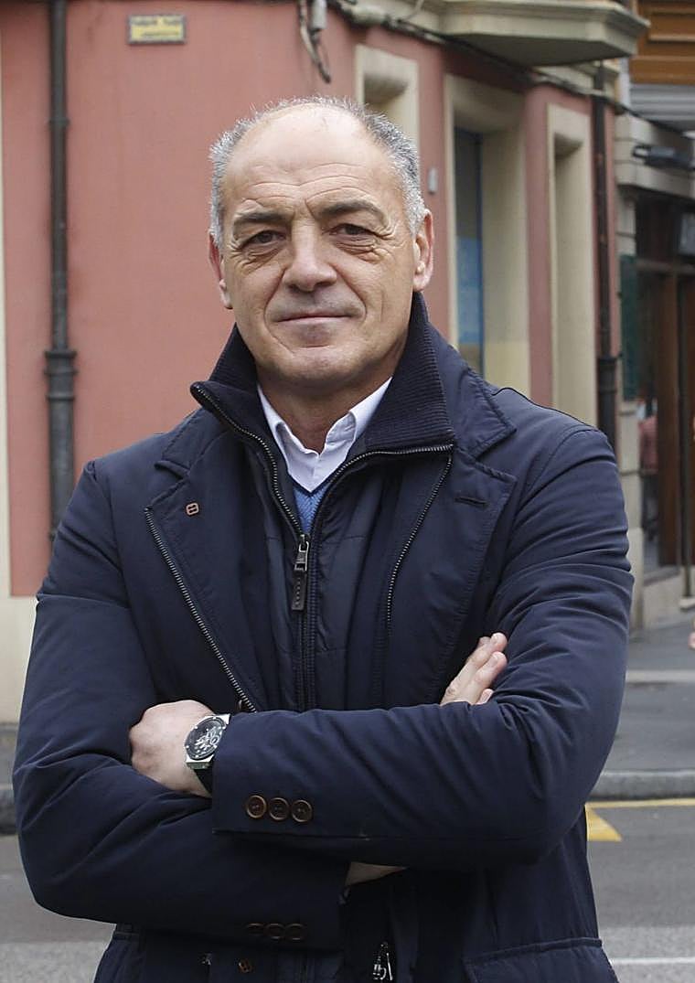 Muere José Manuel Espinosa, el defensa del Sporting de Gijón que secó a Maradona | El Comercio ...